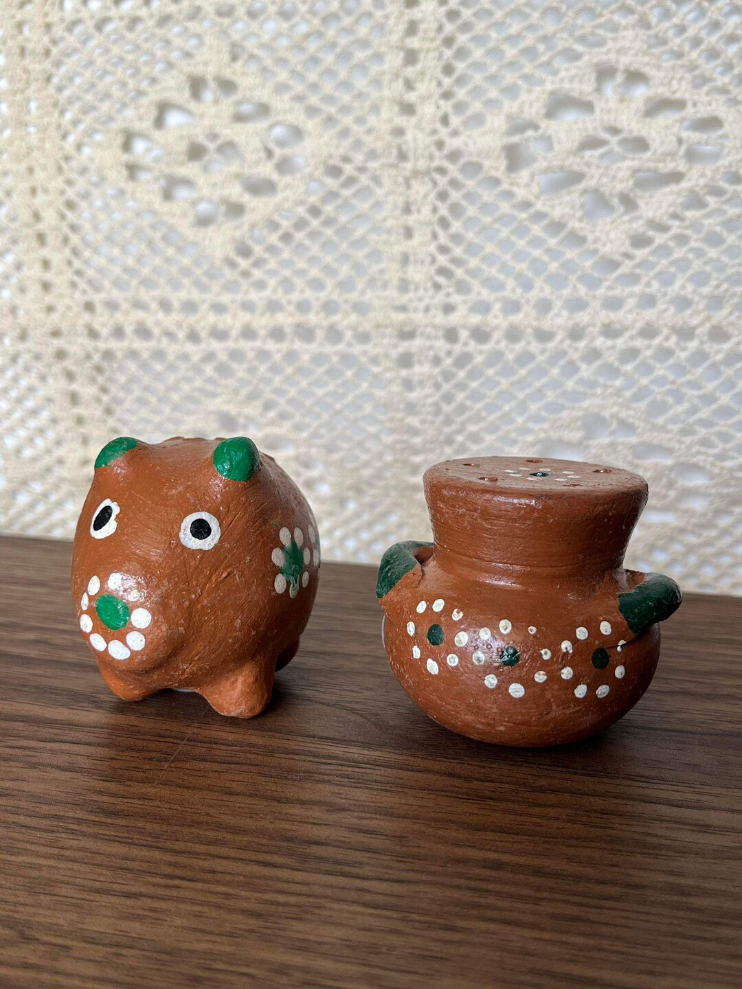 2-pack Saleros De Barro Jarrito Y Marranito - Salt/pepper Clay Shakers ...