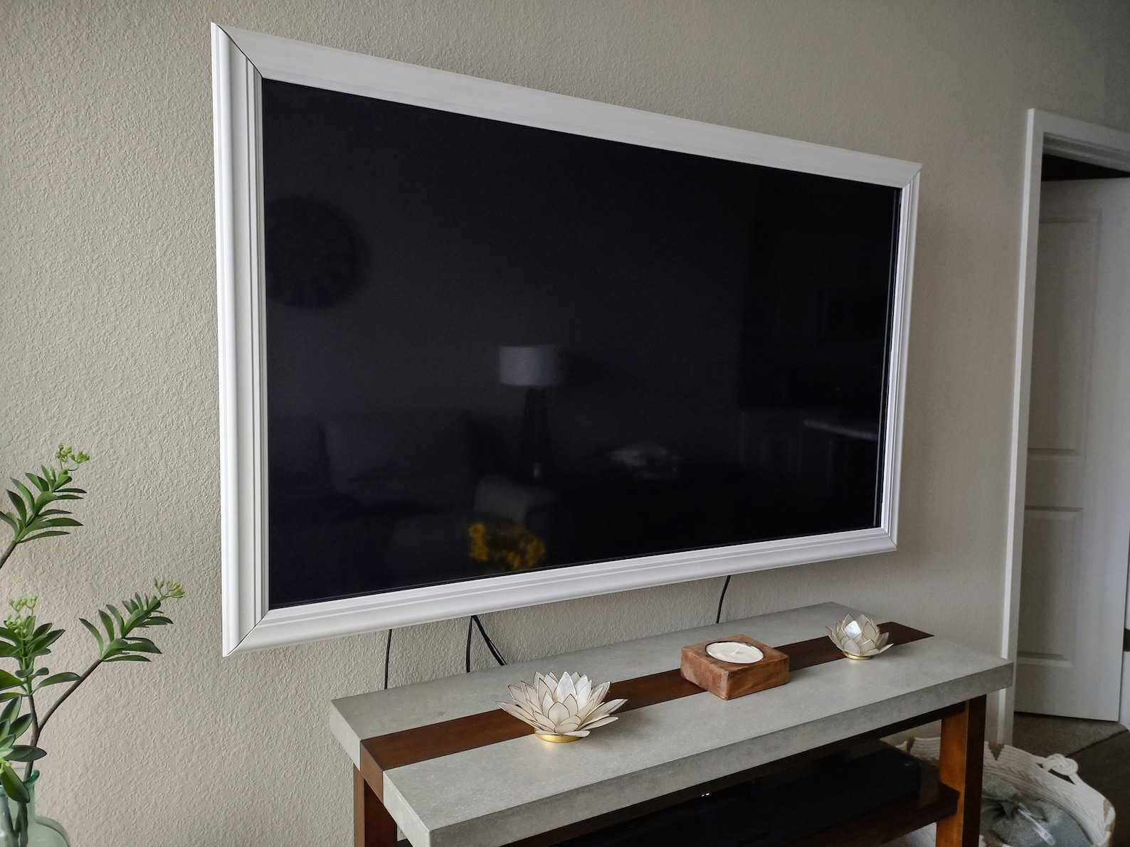 Crown TV Frames (flat White), Wall Art, Aesthetic Home Décor, Room ...