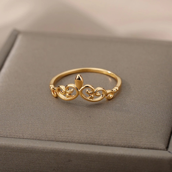 Tiara Ring - Etsy