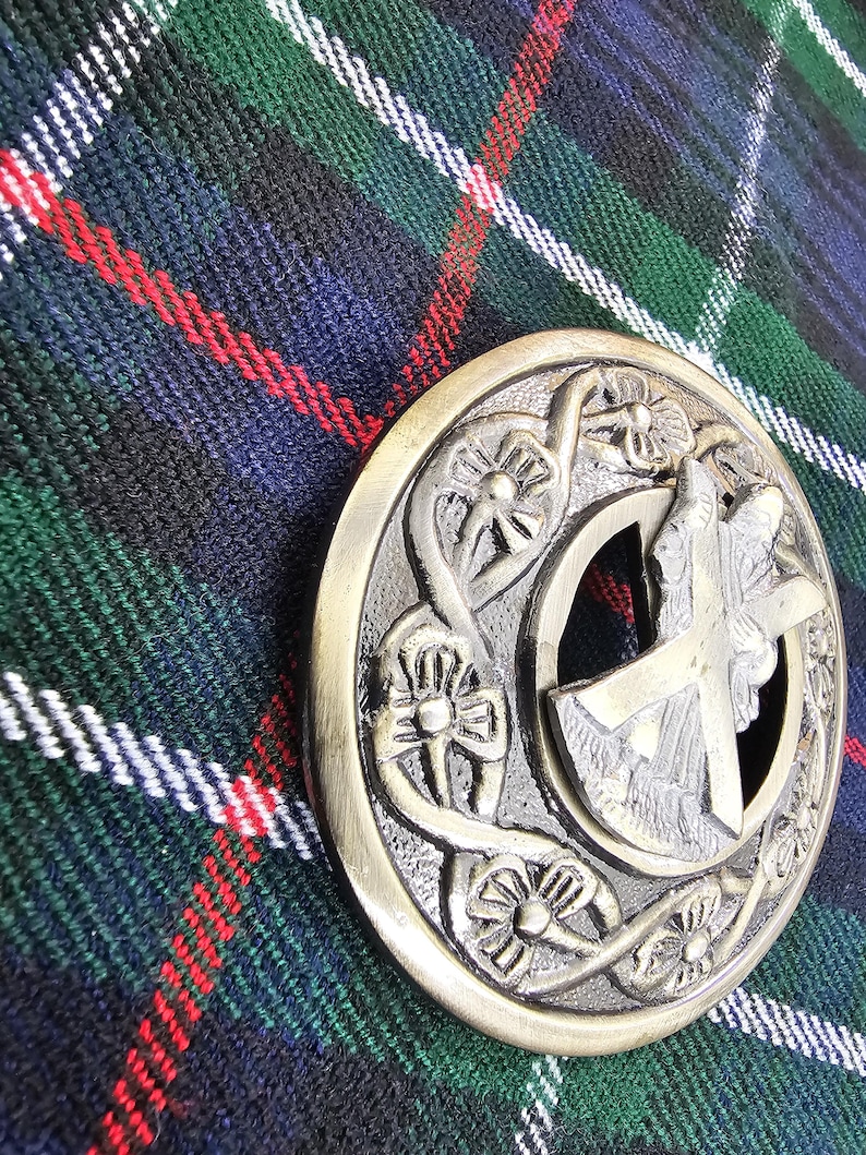 Scottish Tartan Kilt Fly Plaid Brooch – Antique Brass Shamrock Design ...