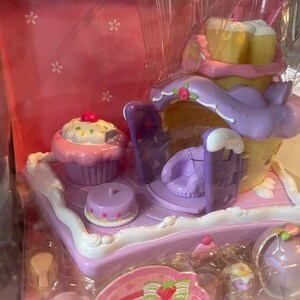 2002 Bandi Strawberry Shortcake Berry Cute Houses Rare Cakewalk With ...