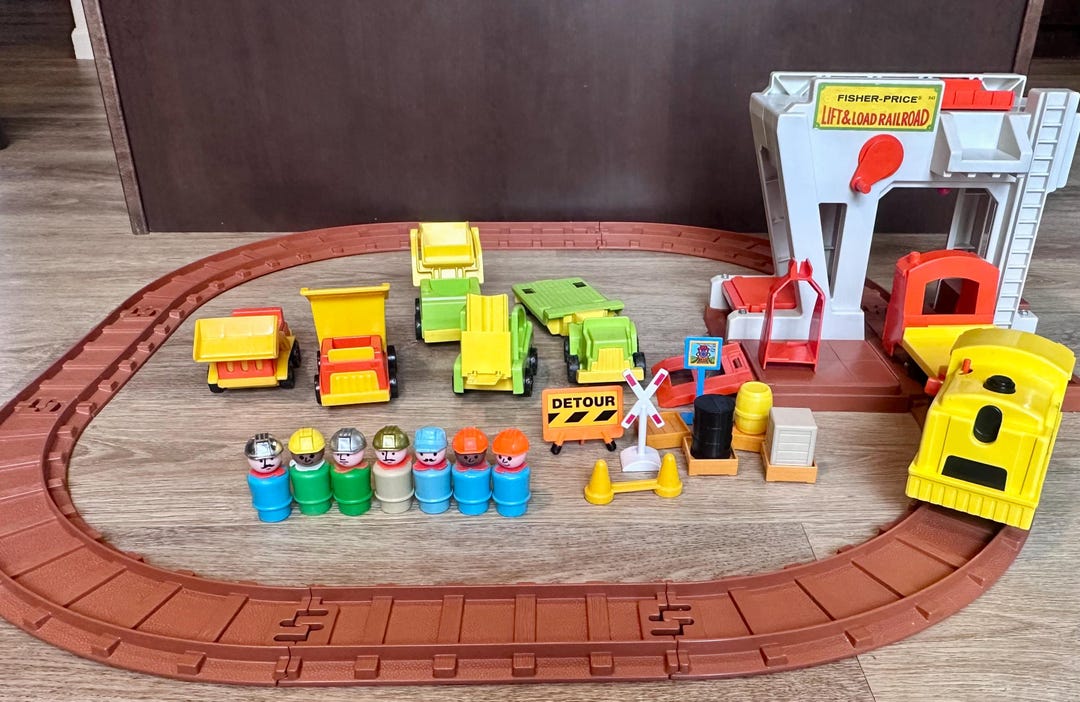Vintage Fisher-price Lift and Load Railroad #943 With Extras - Etsy Canada