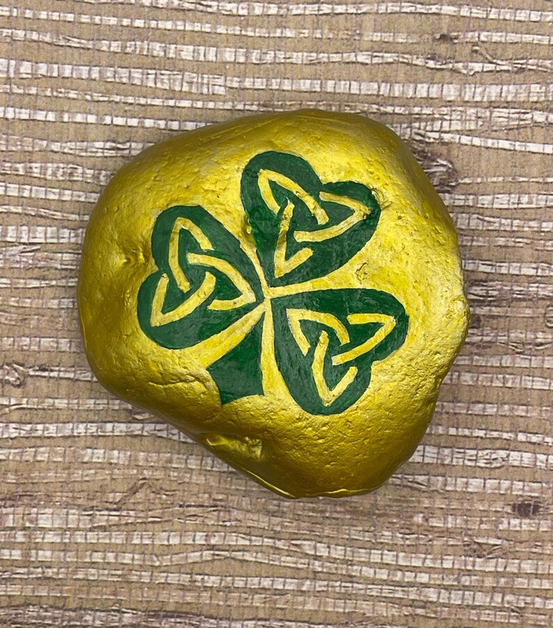 Celtic Shamrock Design on Gold , Lucky Irish Decor, St. Patrick's Day ...