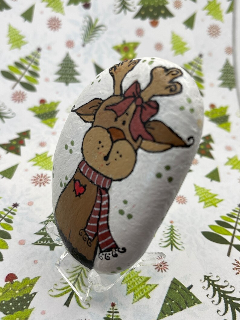 Christmas Reindeer With Bow and Scarf, Painted Rock, Holiday Winter ...