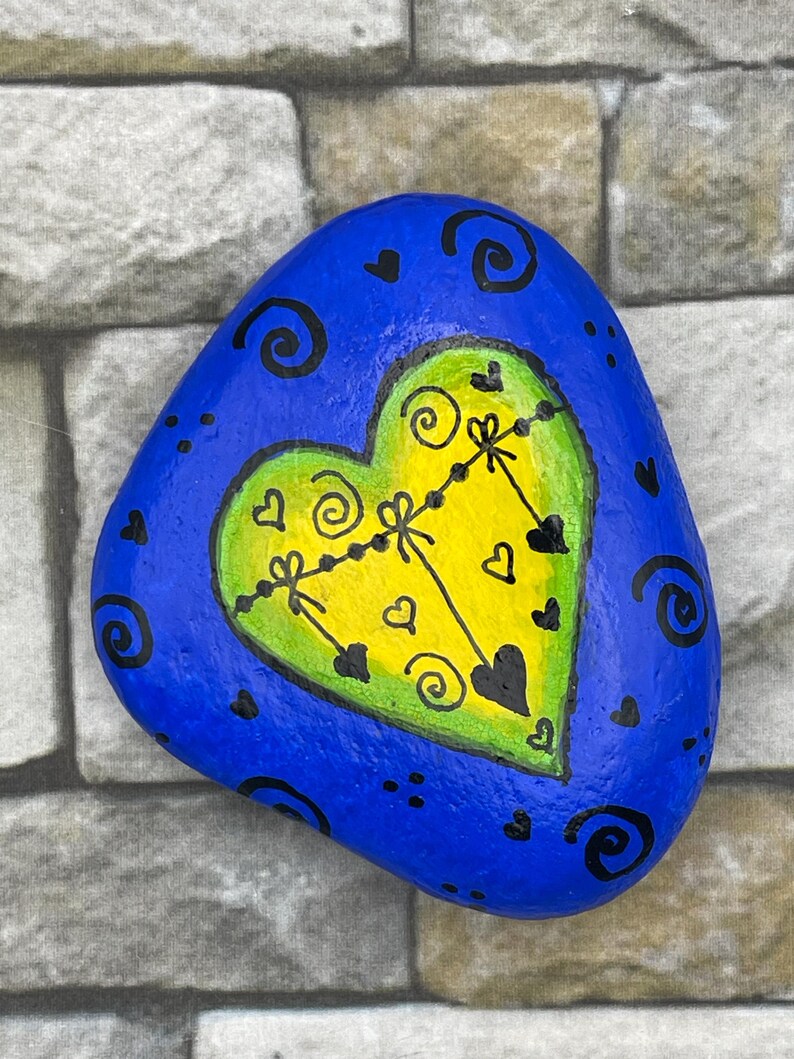 Decorative Heart, Dangle Art, Valentine Gift, Painted Rock, Stone ...