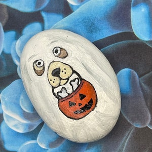 Hand Painted Rock, Dog Ghost, Trick or Treat, Halloween Art, Pebble Art ...
