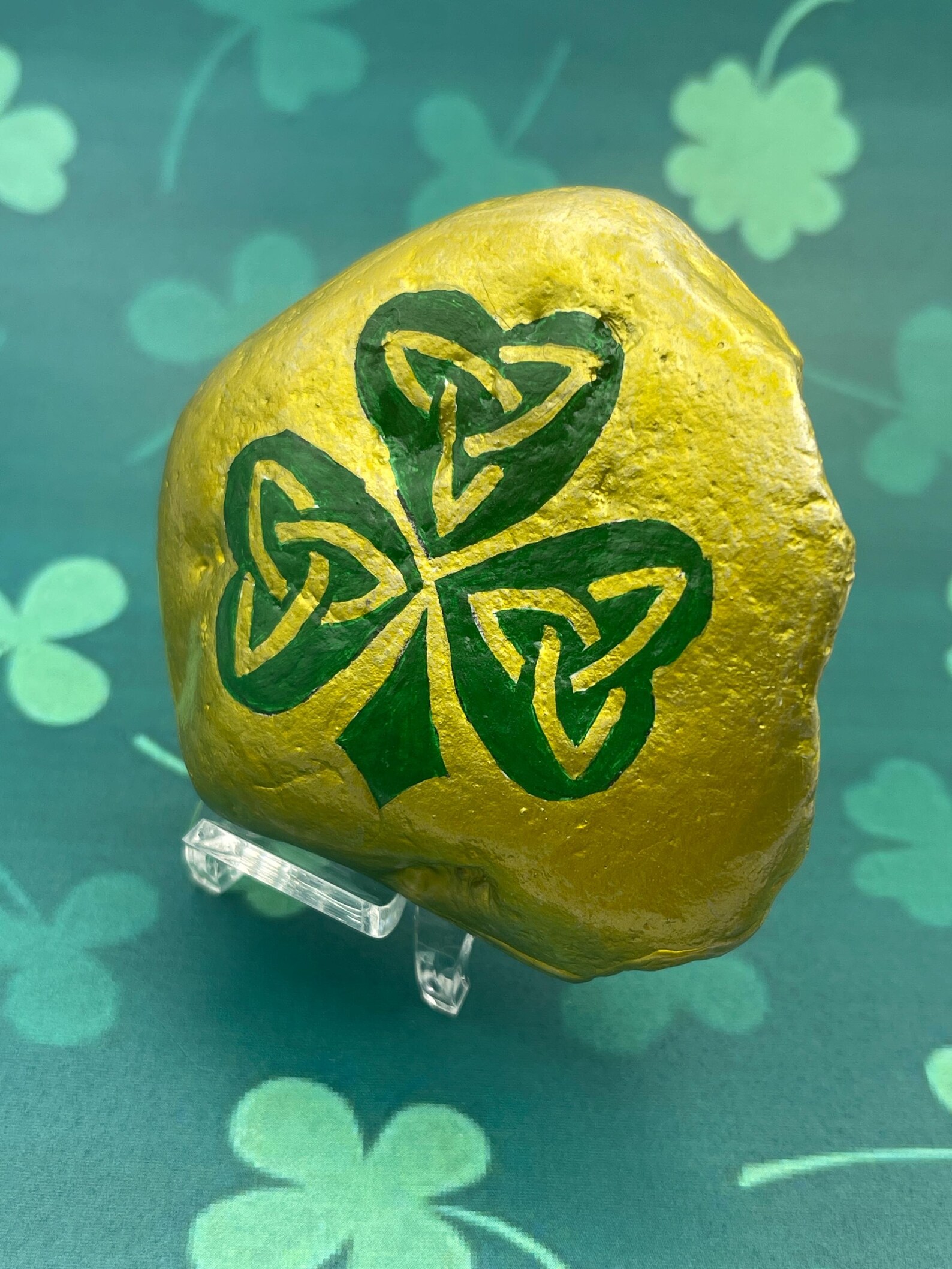 Celtic Shamrock Design on Gold , Lucky Irish Decor, St. Patrick's Day ...