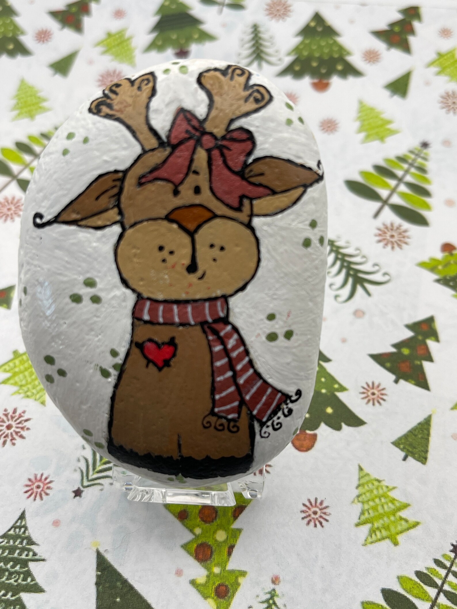 Christmas Reindeer With Bow and Scarf, Painted Rock, Holiday Winter ...