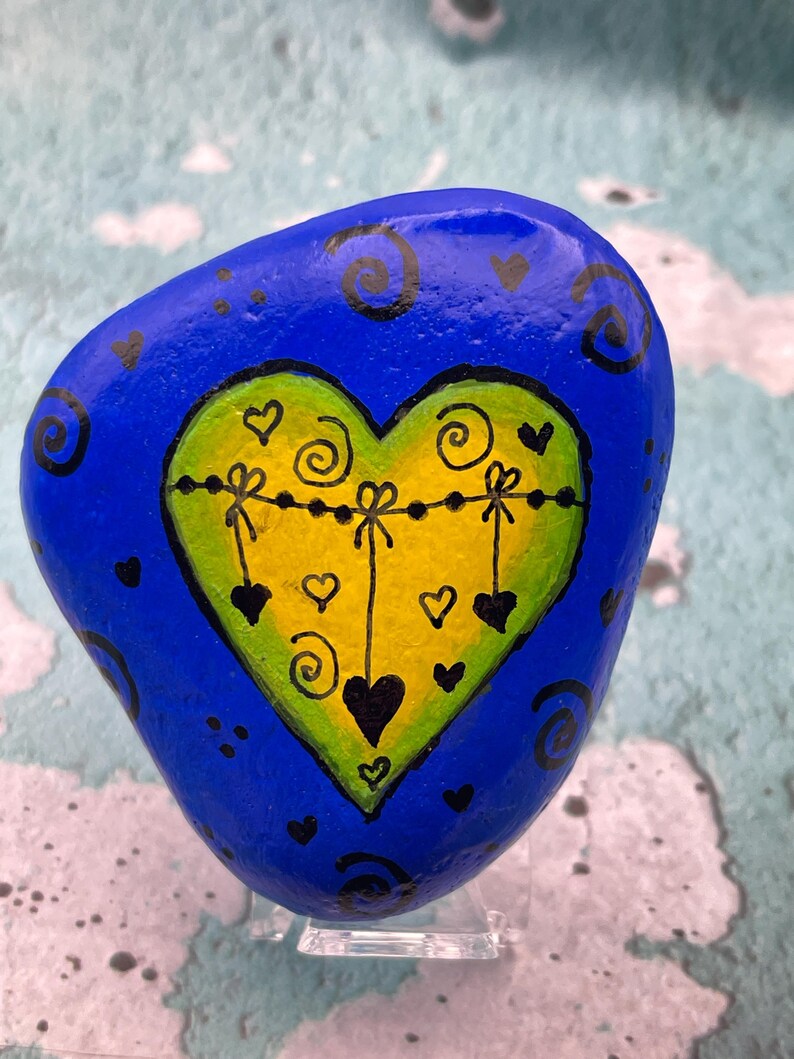 Decorative Heart, Dangle Art, Valentine Gift, Painted Rock, Stone ...