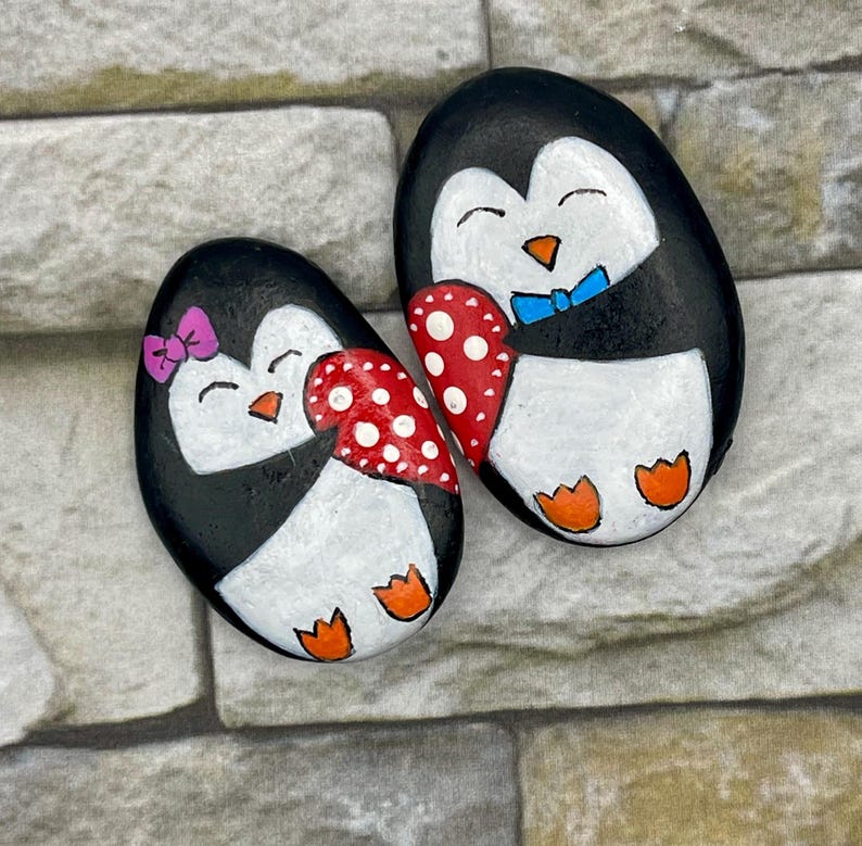 Penguin Couple Holding Heart, Lovebirds, Valentine Gift, Painted Rock ...