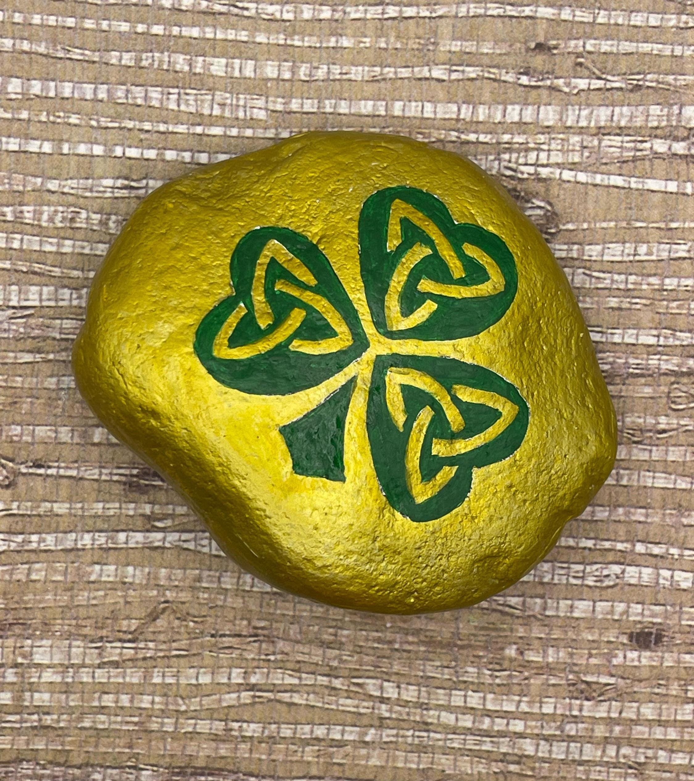 Celtic Shamrock Design on Gold , Lucky Irish Decor, St. Patrick's Day ...