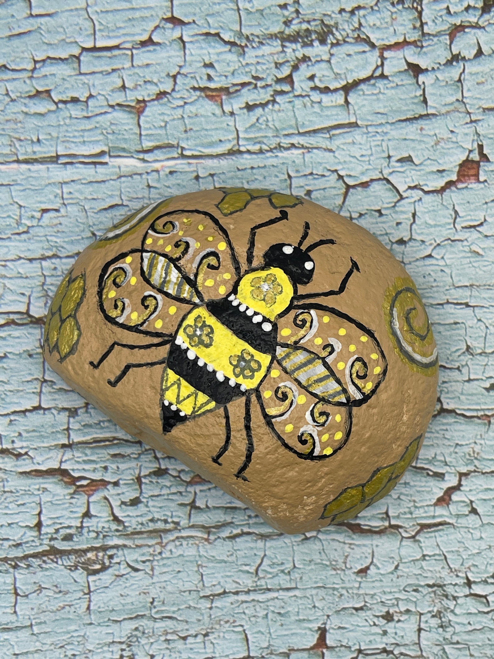Cute Decorative Bumblebee With Bee Hives, Summer Fun Painted Rock ...