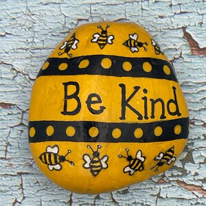 Bumble Bees Be Kind, Bee Summer Fun, Painted Rock, Painted Stone Art - Etsy