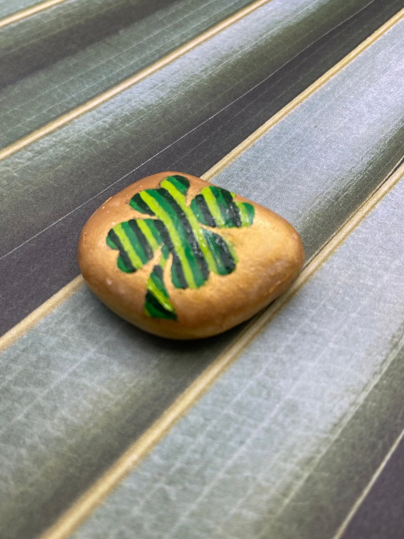 Green Striped Four Leaf Clover on Gold, St. Patrick's Day Irish Decor ...