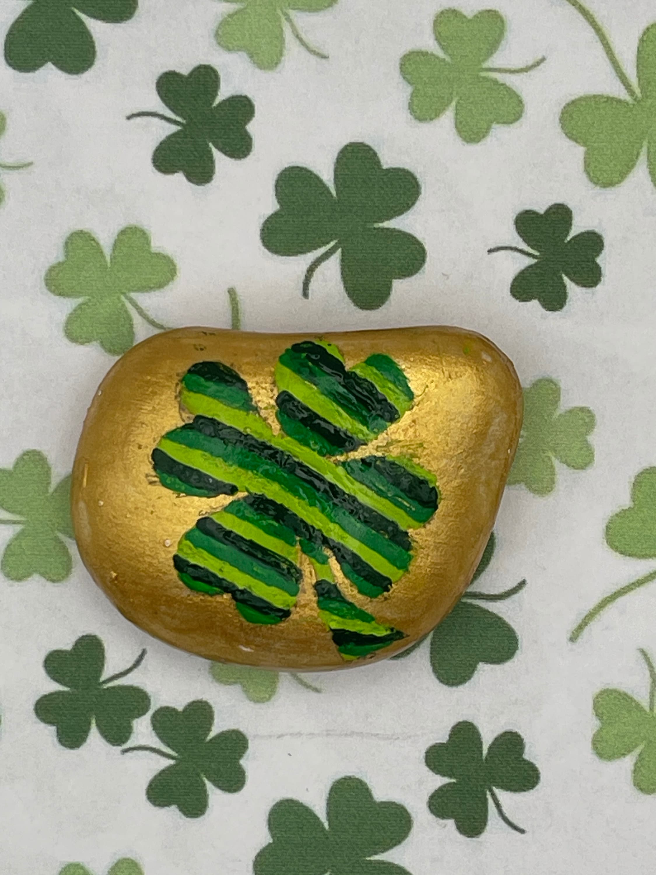Green Striped Four Leaf Clover on Gold, St. Patrick's Day Irish Decor ...