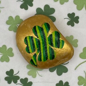 Green Striped Four Leaf Clover on Gold, St. Patrick's Day Irish Decor ...