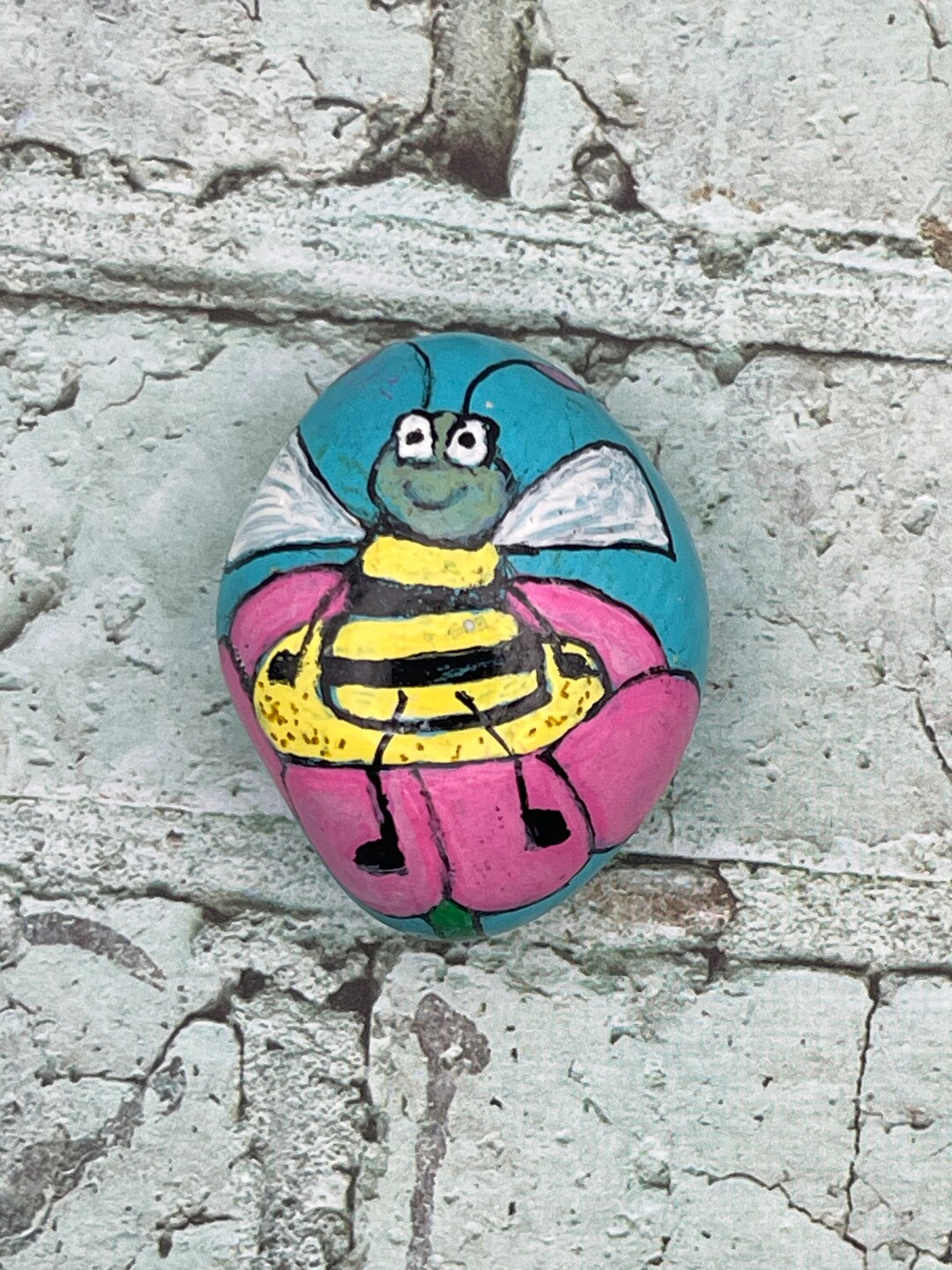 Cute Bumblebee Sitting on a Pink Flower, Bee Summer Fun Painted Rock ...