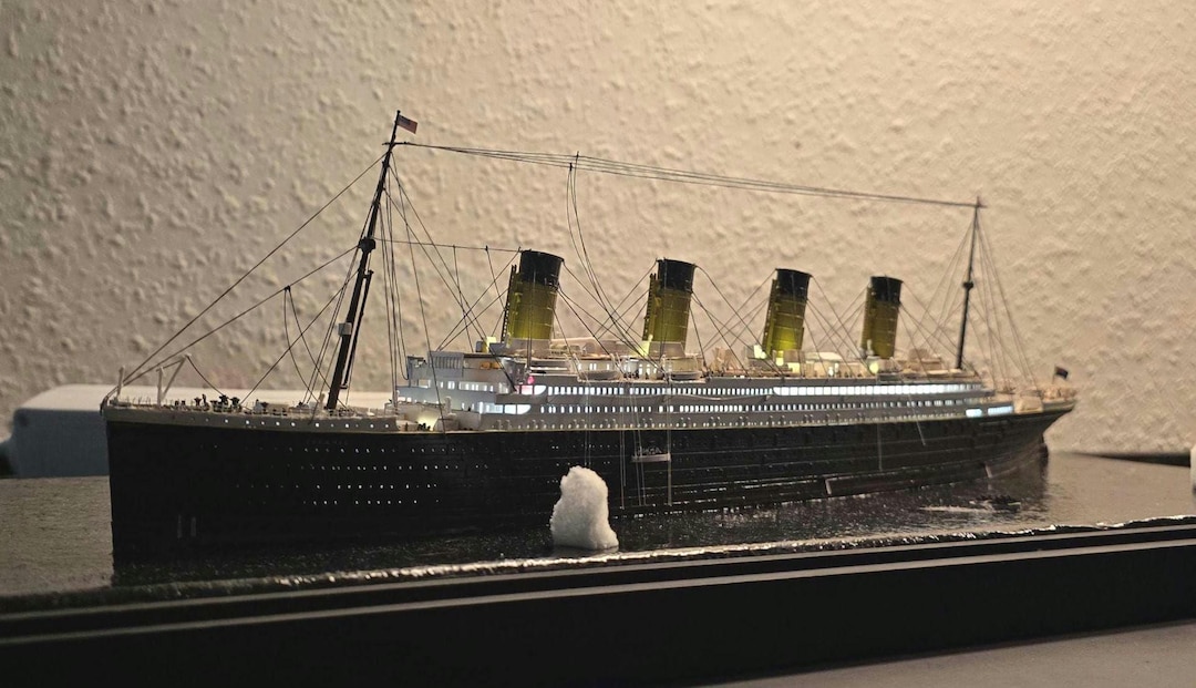 Handcrafted Titanic Model - Icy Waters Diorama - Etsy