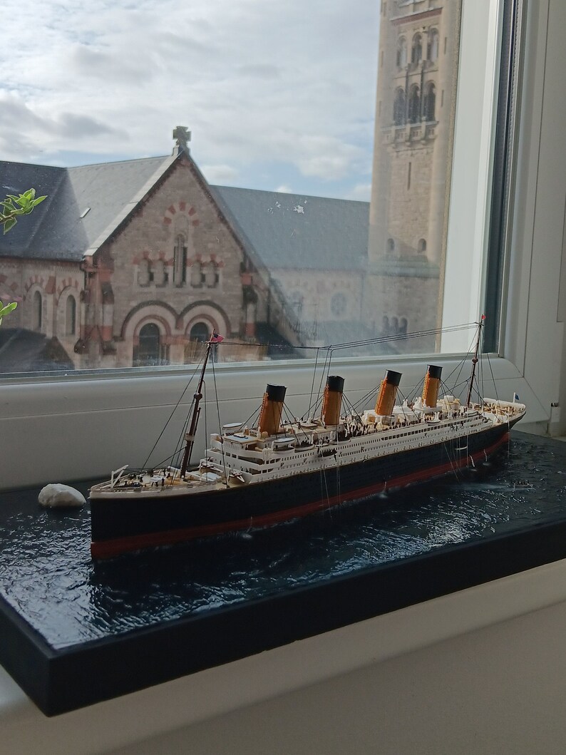 Handcrafted Titanic Model Icy Waters Diorama - Etsy