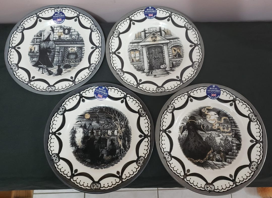 ROYAL STAFFORD Spookyville Halloween Witch Coven Haunted House Guardian ...