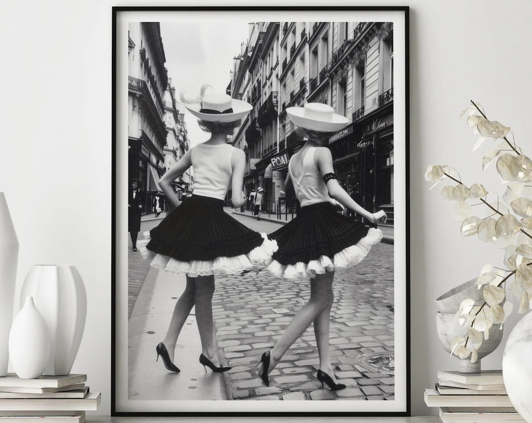 Vintage Fashion Photo Print, Chic Women Posing, Feminist Wall Art - Etsy