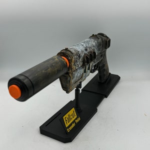 Fallout 76 Crusader Pistol Replica Prop DELUXE With Stand - Etsy