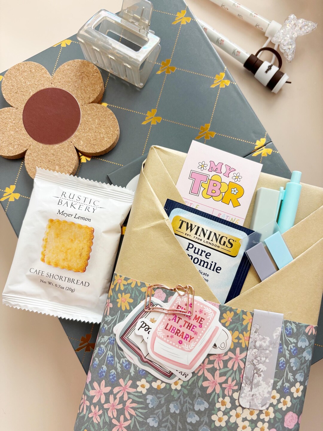 Blind Date With a Book Gift Set Box for Book Lover Club Gift Box for ...