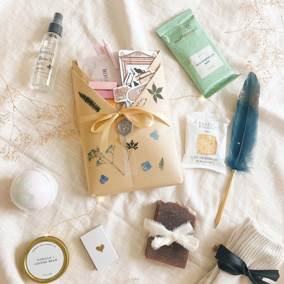 Personalized Blind Date With a Book Gift Box for Book Worm Gift Set ...