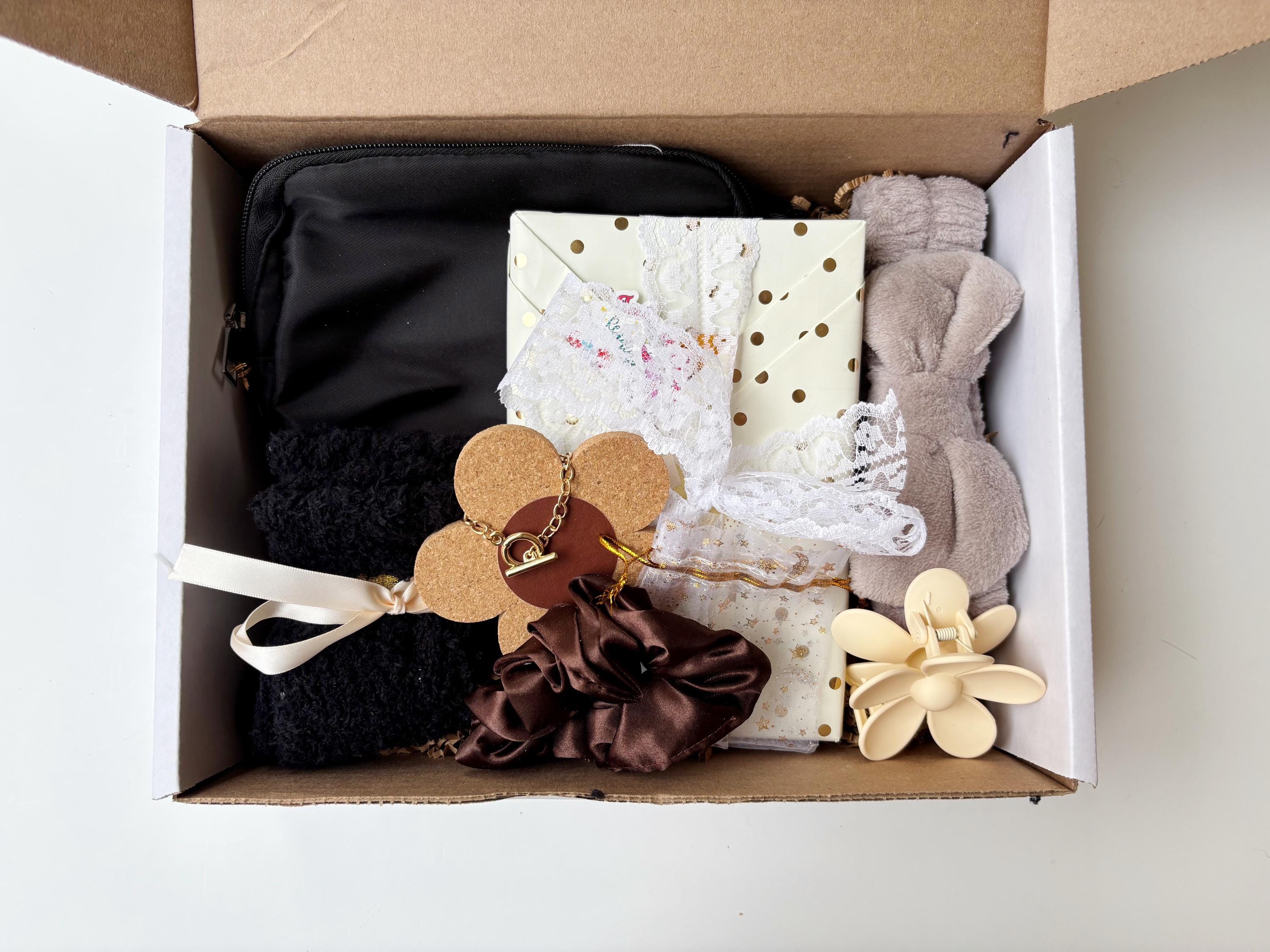 Blind Date With A Book Gift Set Box for Avid Reader Book Lover Club ...