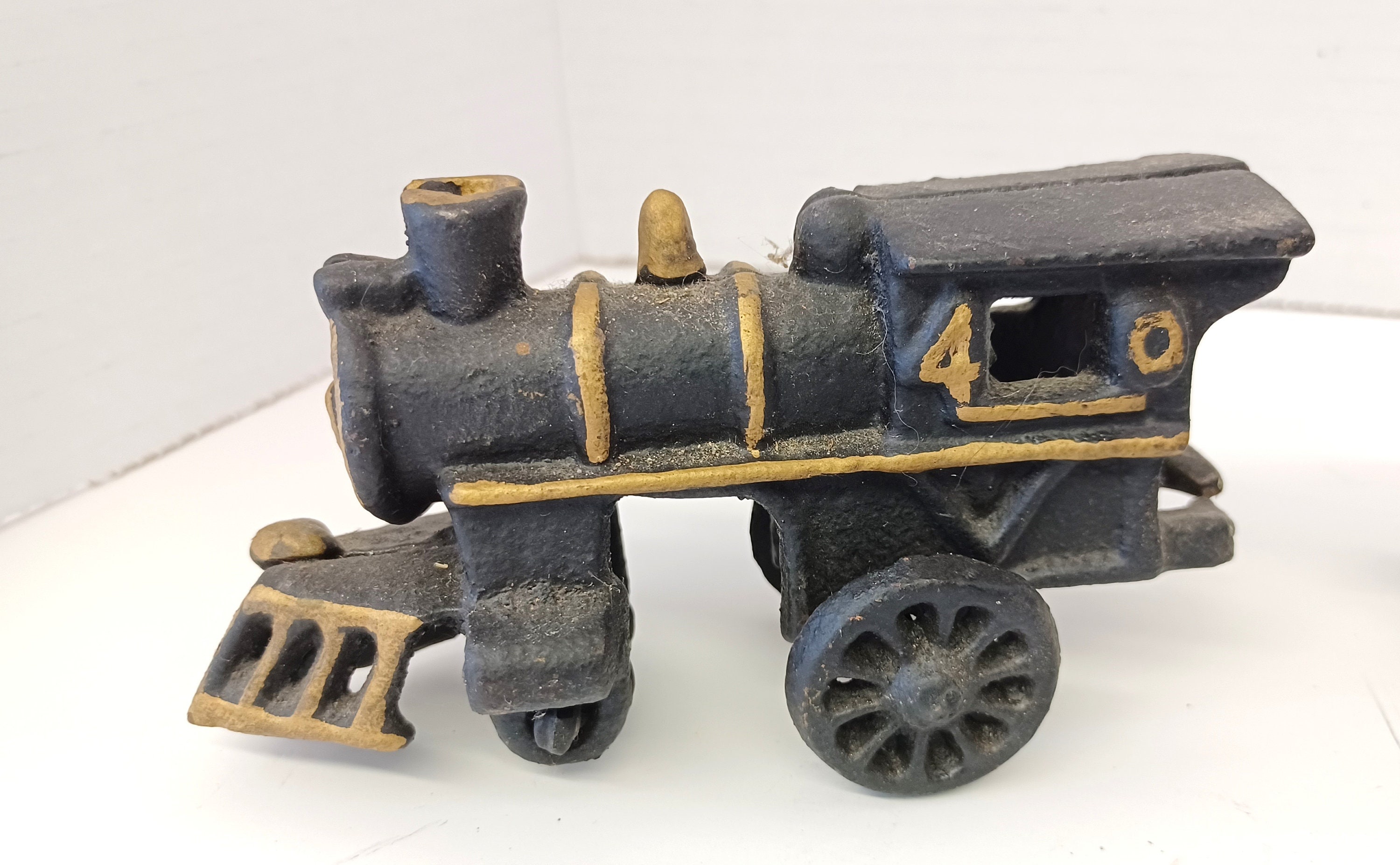 Vintage Cast Iron Toy Train 40 Engine & Coal Car, 403 Passenger Car ...