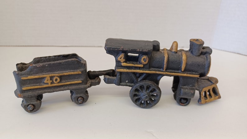 Vintage Cast Iron Toy Train 40 Engine & Coal Car, 403 Passenger Car ...