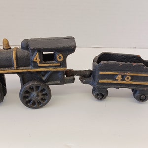Vintage Cast Iron Toy Train 40 Engine & Coal Car, 403 Passenger Car ...