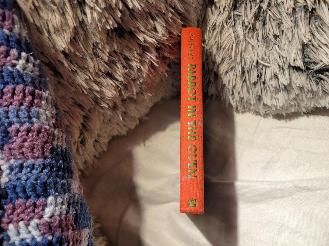 Parrot in the Oven by Victor Martinez 1996 Hardcover Collectible Coffee ...