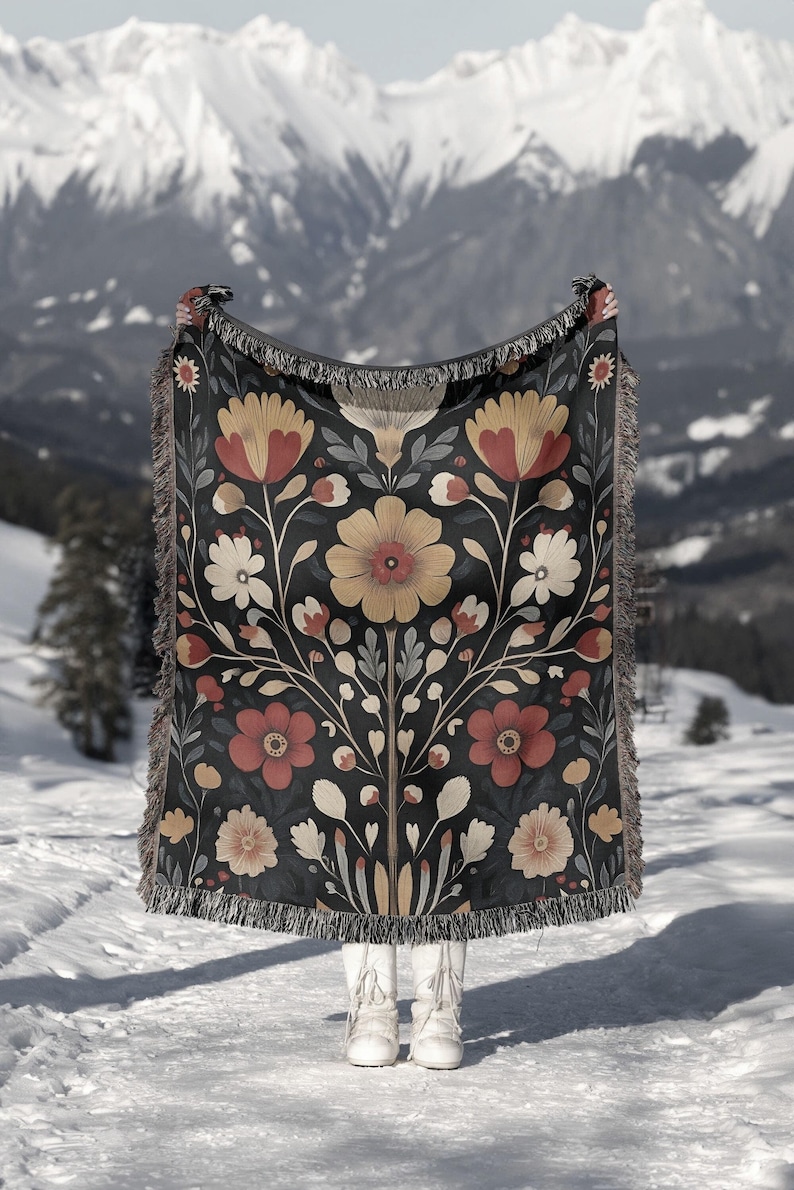 Scandinavian Blanket Floral Woven Throw: Dark Nordic Folk Art Cotton ...