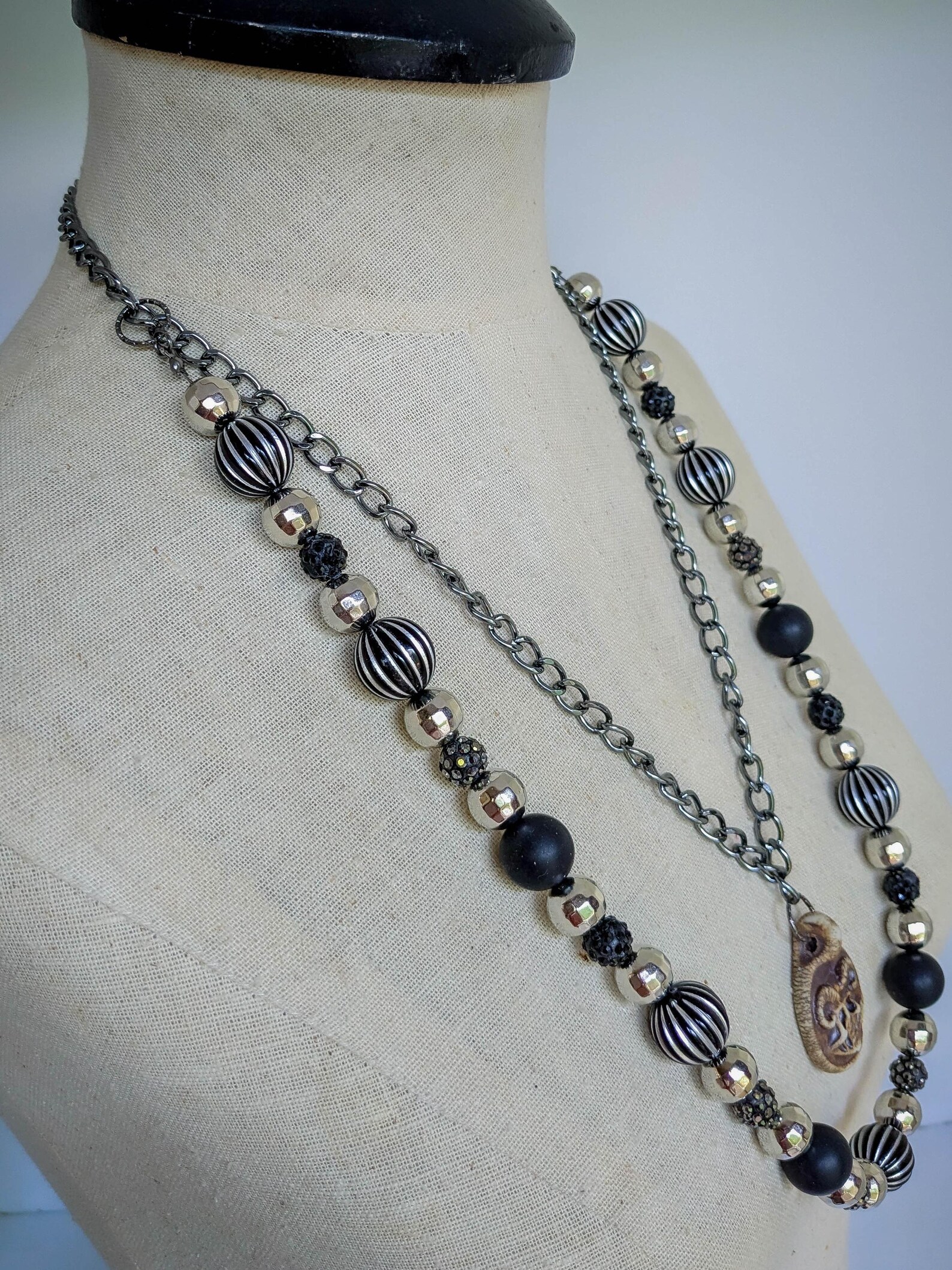 Handmade Las Vegas Raiders Inspired Beaded Necklace NFL AFC American ...