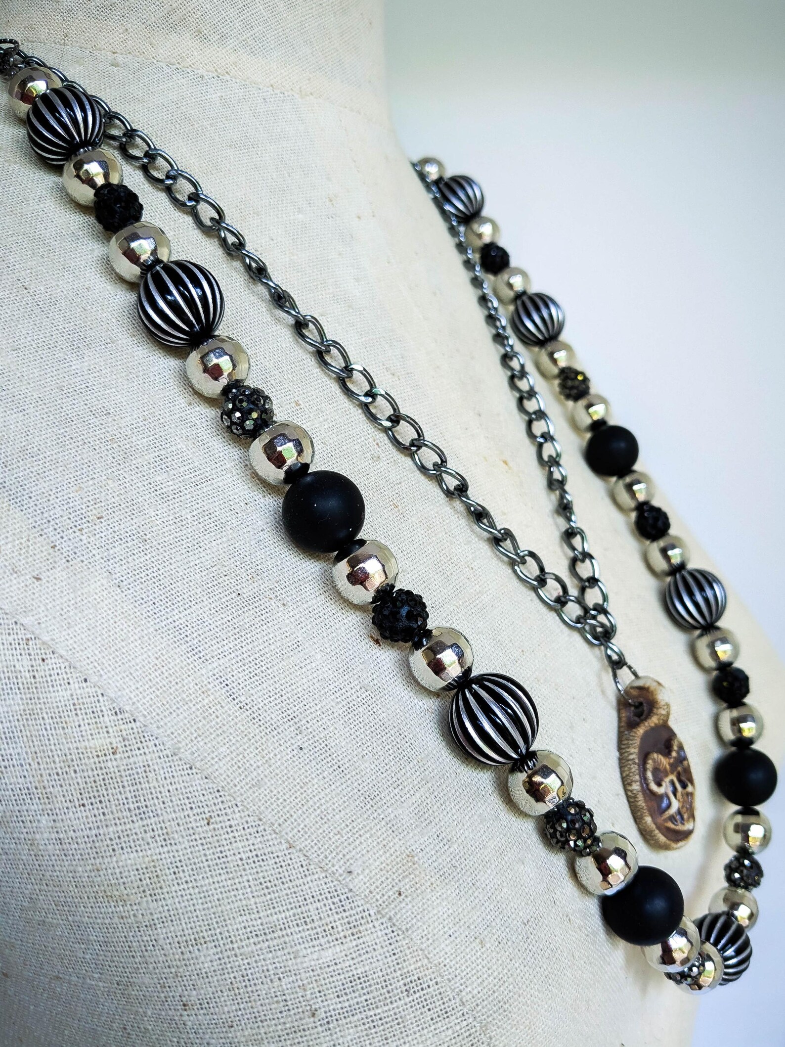 Handmade Las Vegas Raiders Inspired Beaded Necklace NFL AFC American ...