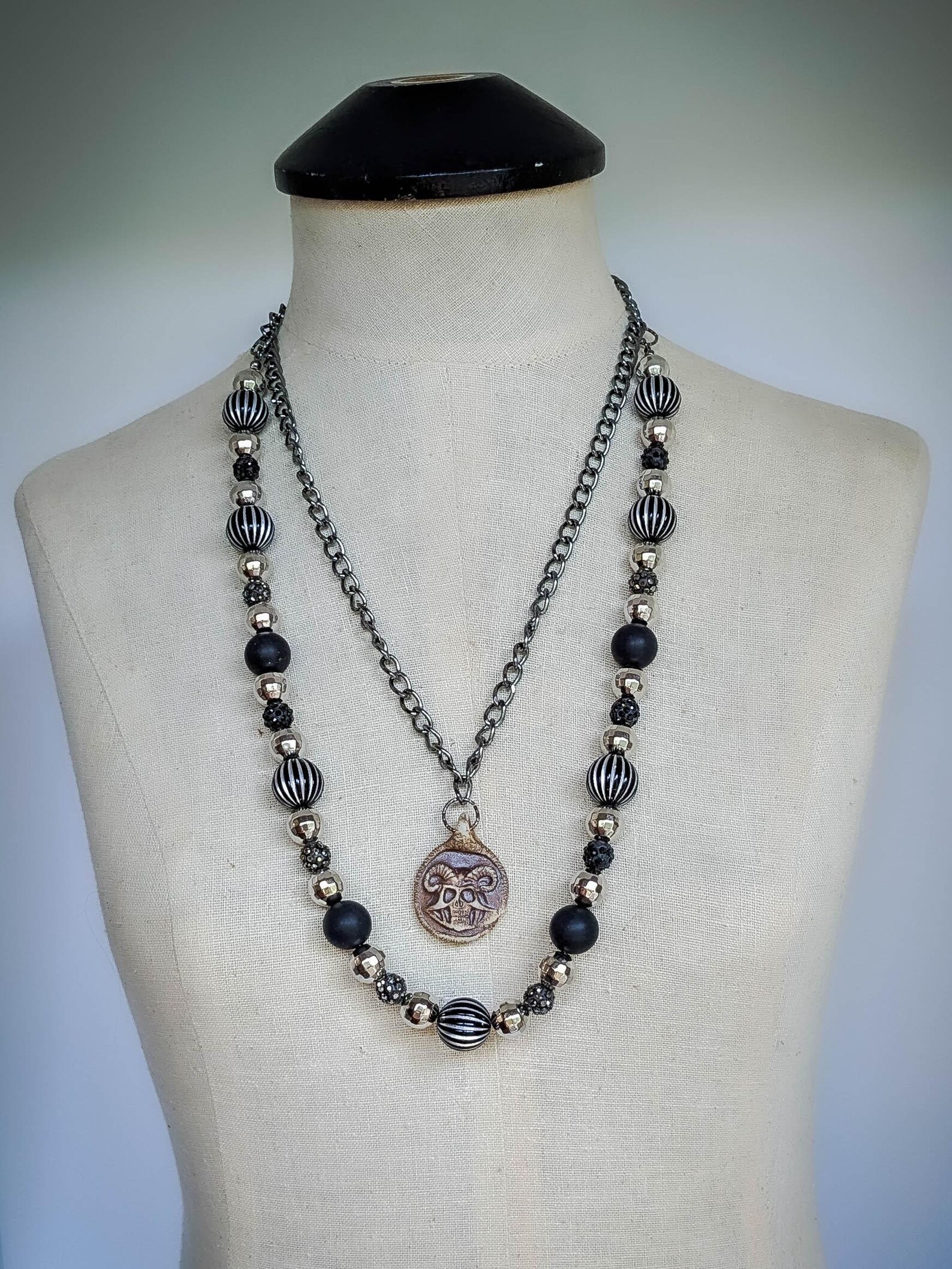 Handmade Las Vegas Raiders Inspired Beaded Necklace NFL AFC American ...