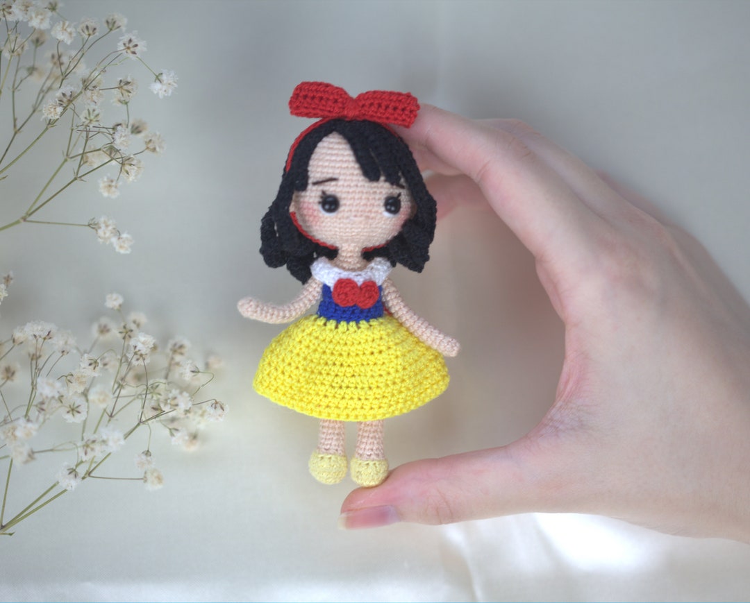 Snow White Crochet Mini Doll Snow White and the Seven Dwarfs Crochet ...