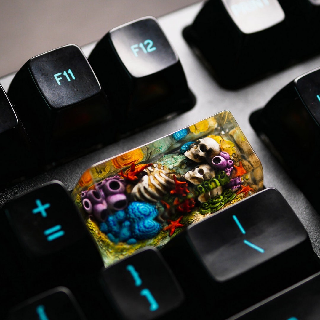 Skull Underwater Coral Artisan Keycap, Coral Reef Caps Lock Keycap ...