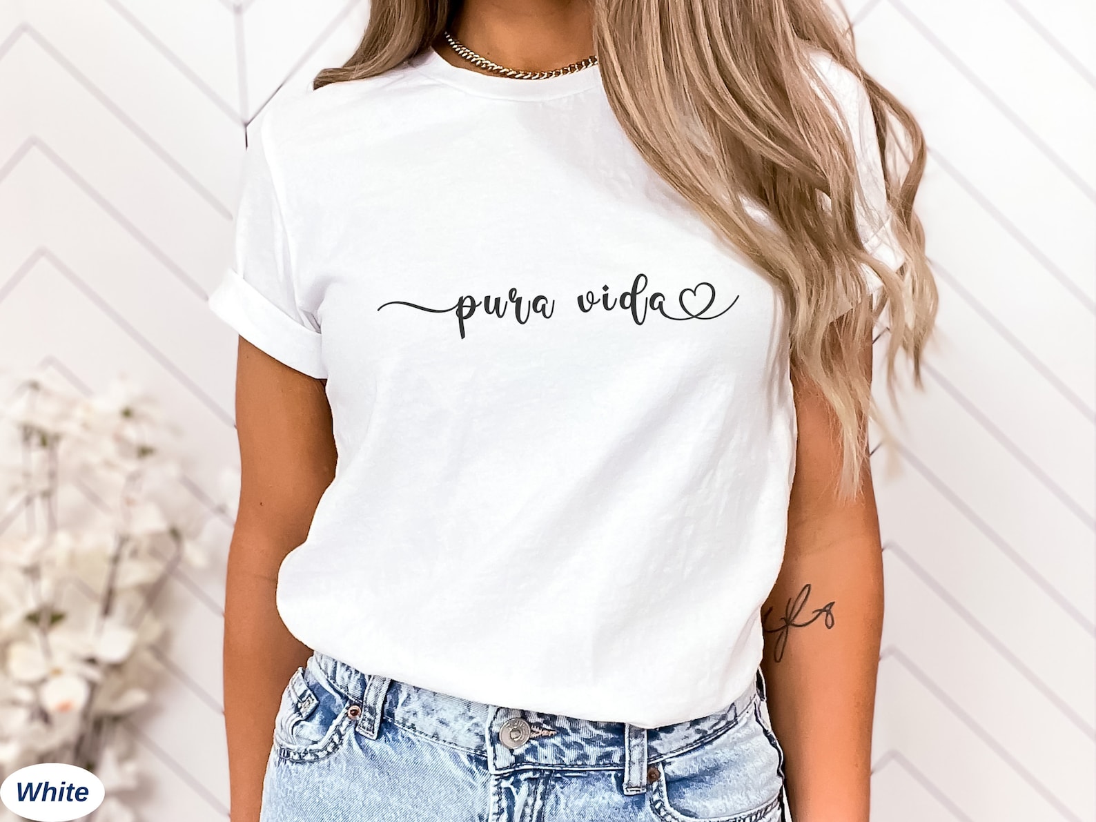 Pura Vida Shirt • Cursive Font • Minimalist T-shirt • Gift for Tica ...