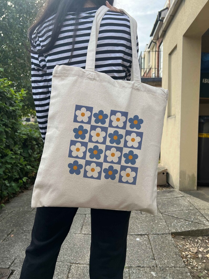 Daisy Groovy Retro Checkerboard Floral Design on Reusable - Etsy