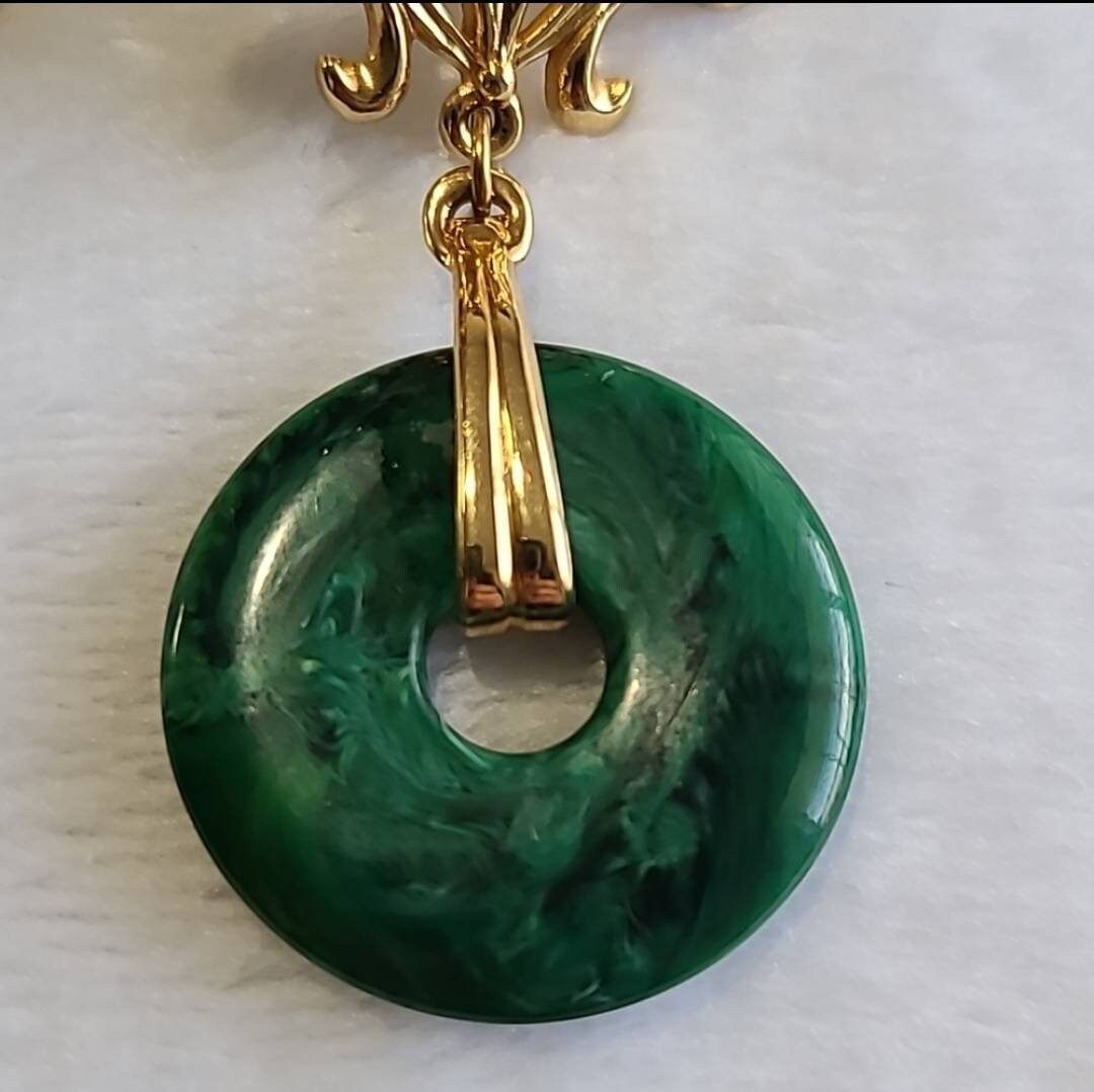Avon 90s Vintage Gold Filagree Faux Jade Circle Pendant Drop - Etsy