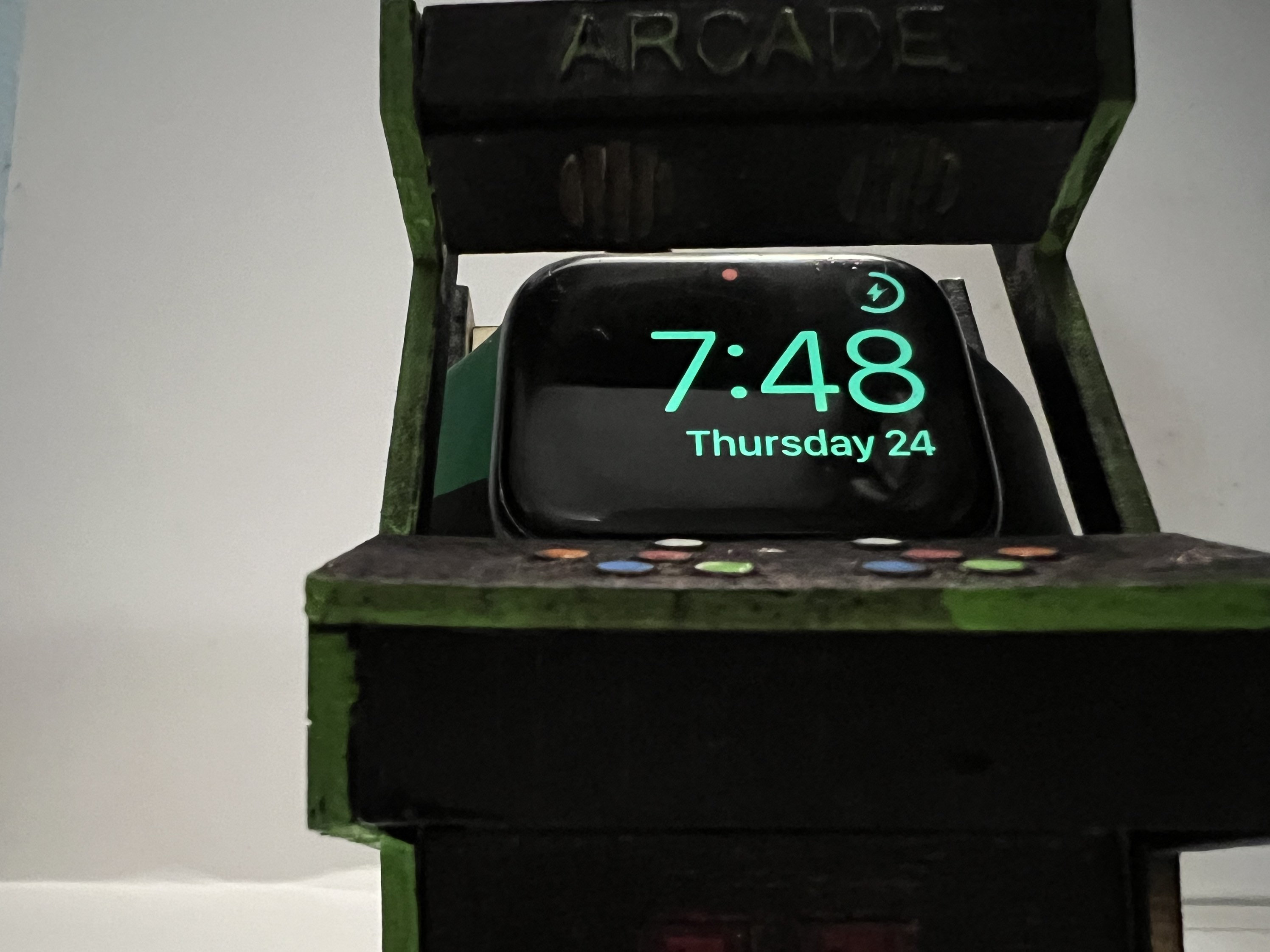 Arcade Apple Watch Charger Holder - Etsy