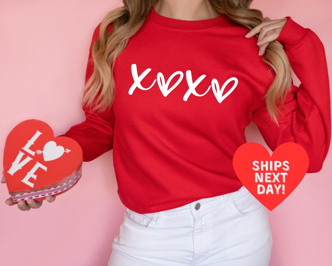 XOXO Sweatshirt, Valentines Day Sweatshirt for Woman, Valentines Day Gift, Love Sweatshirt, Cute ...