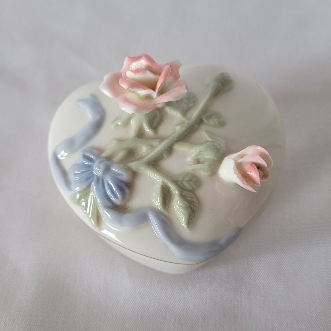 Heritage House Porcelain Heart Shaped Music Box - Etsy