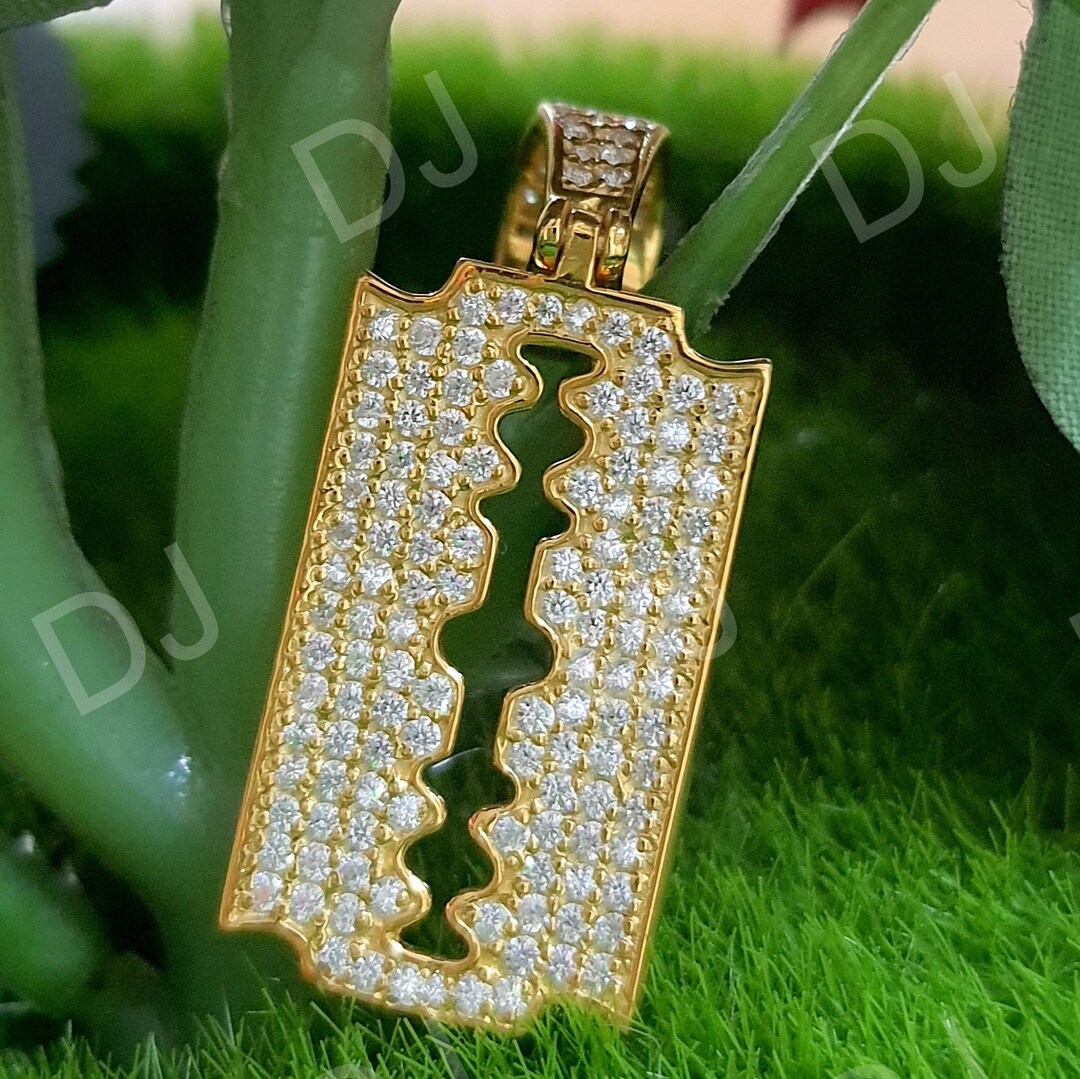 Razor Blade Pendant in Gold Finish Rope Chain | Iced Out Mens Pendant ...