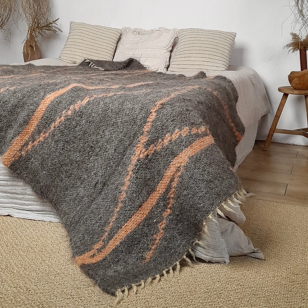Wool Blanket in Queen Size – Natural Sheep Wool Throw Blanket – Warm ...