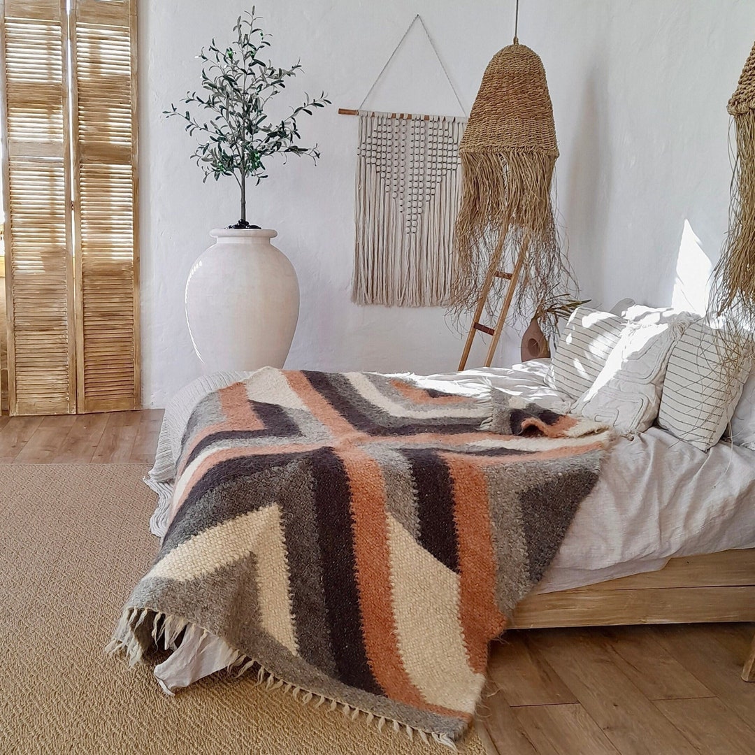 Wool Blanket in Queen Size – Premium Handmade Sheep Wool Blanket – Warm ...