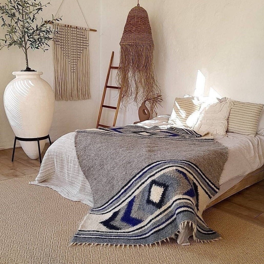 Wool Blanket in Queen Size, Natural Sheep Wool Throw Blanket, Warm and ...