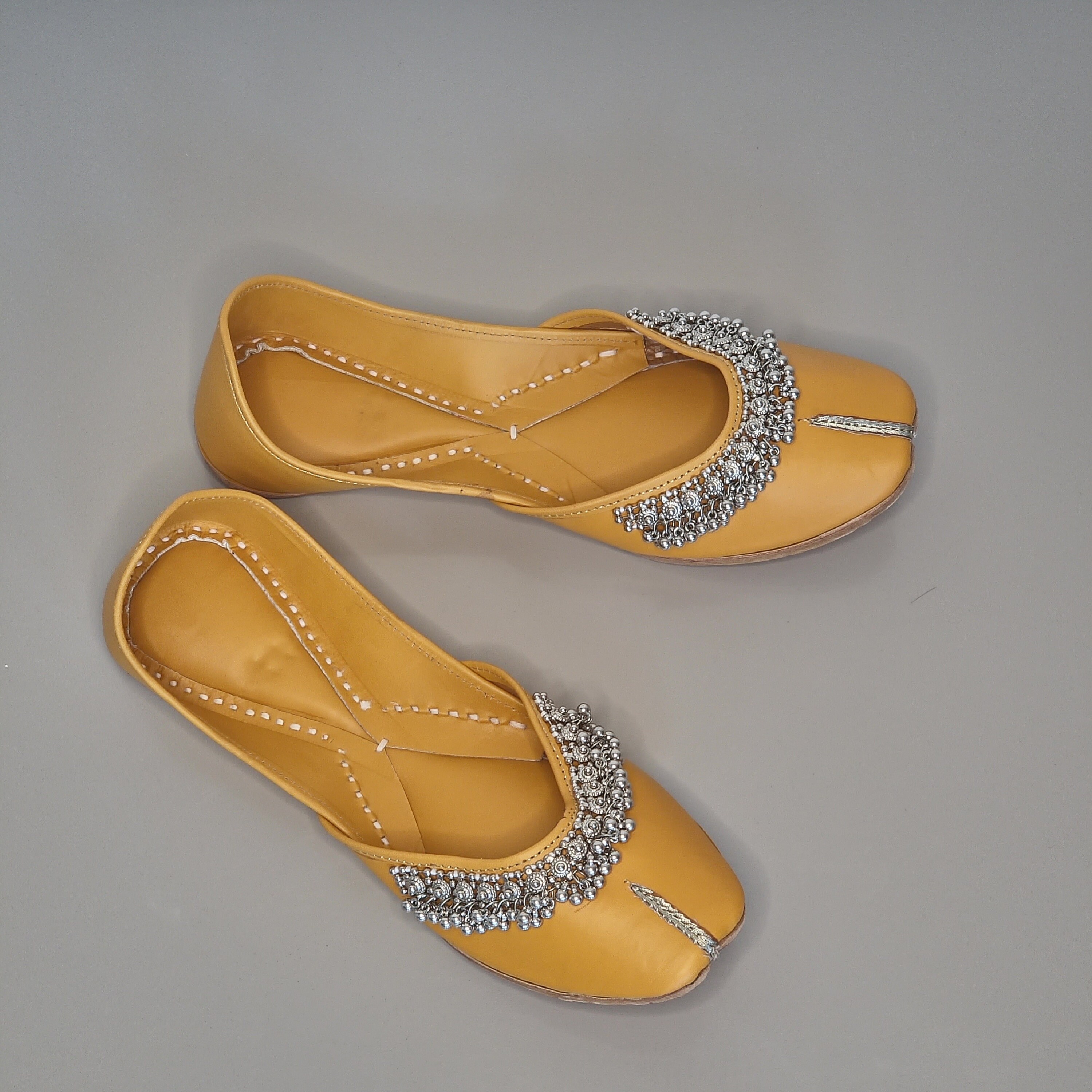 Women Punjabi Ghungroo Leather Jutti - Etsy